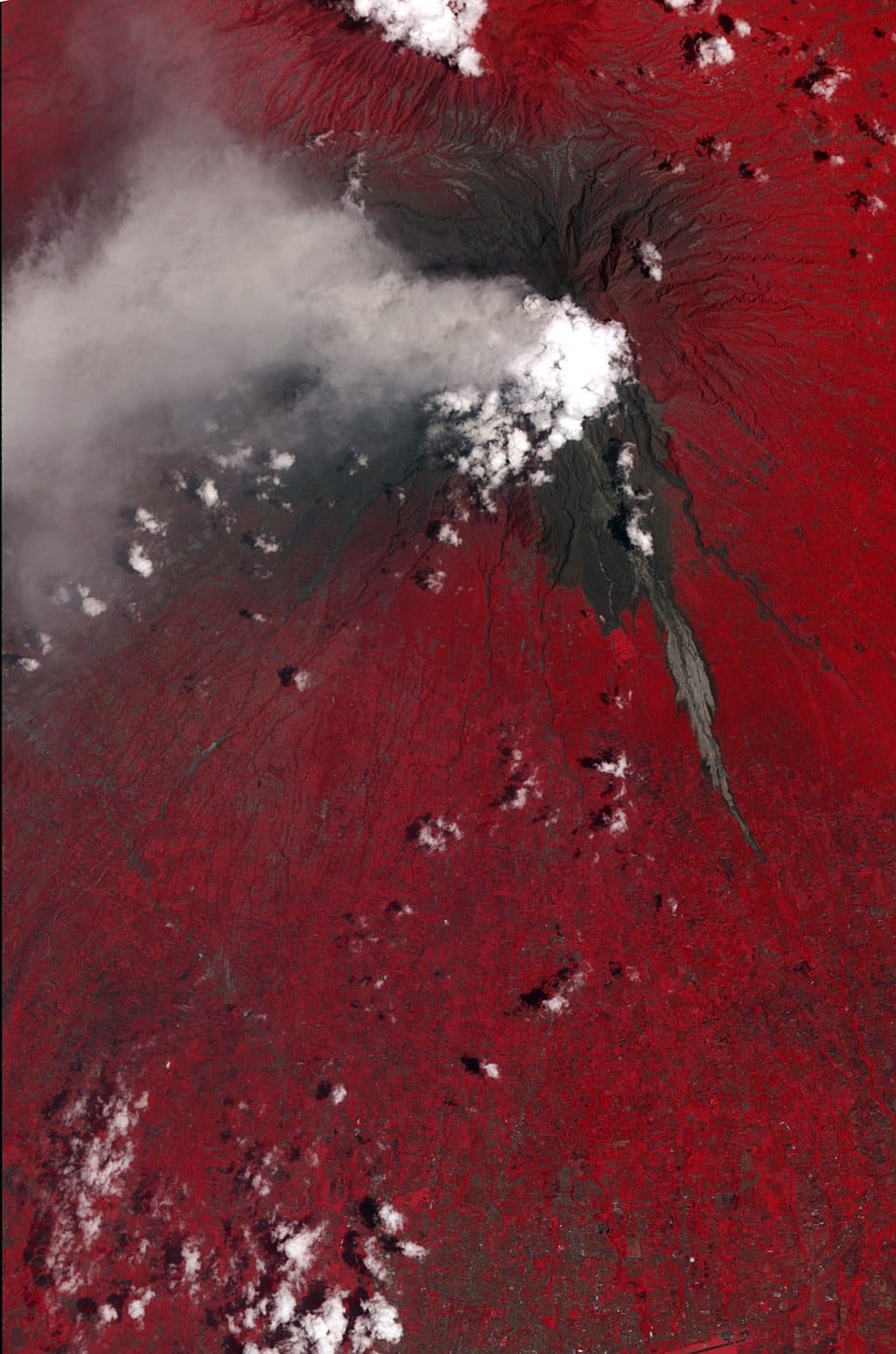 Mount Merapi Eruption, Indonesia | 2010-11-04 - History Sphere