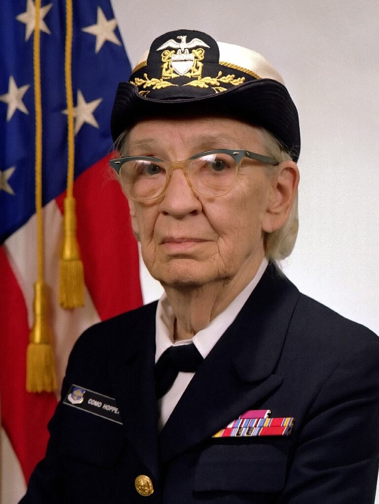 Grace Hopper – The Brilliant Computer Scientist Who Revolutionized ...